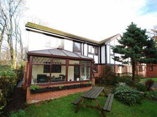 6 Bedrooms Detached house for sale in Vicarage Close, Bury, Greater Manchester BL9
