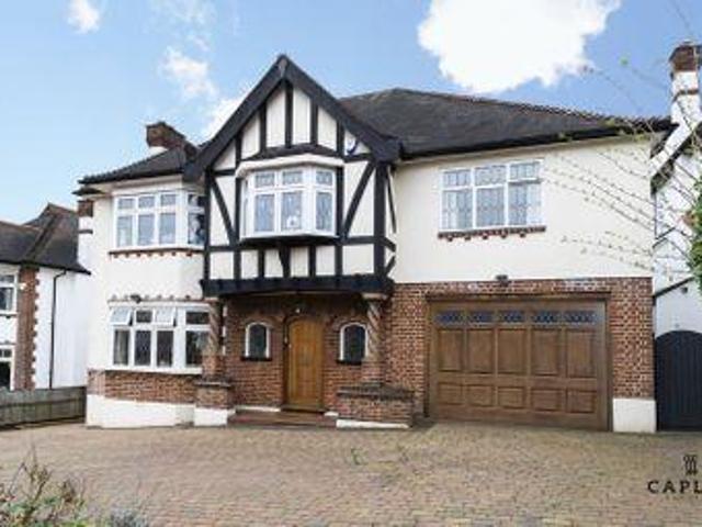 6 Bedrooms Detached house for sale in Worcester Crescent, Woodford Green IG8