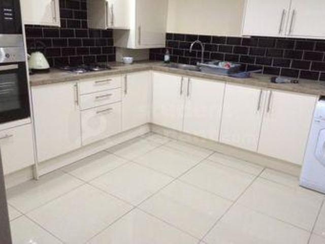 6 Bedrooms End terrace house for rent in Milverton Road, Manchester, Greater Manchester M14
