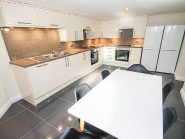 6 Bedrooms End terrace house for rent in Cardigan Road, Hyde Park, Leeds LS6