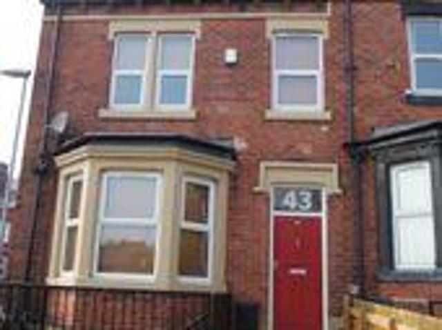 6 Bedrooms End terrace house for rent in Haddon Road, Burley, Leeds LS4
