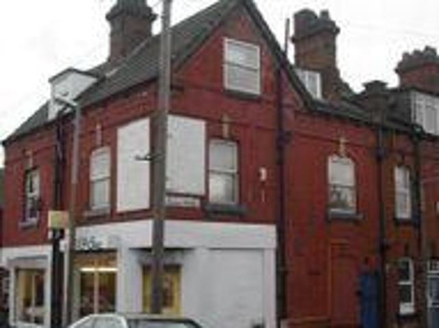 6 Bedrooms End terrace house for rent in Harold Street, Hyde Park, Leeds LS6