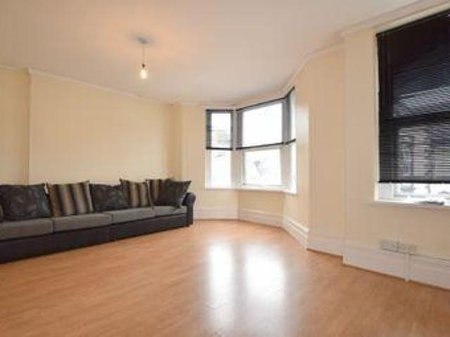 6 Bedrooms End terrace house for rent in Lochaber Street, Cardiff CF24