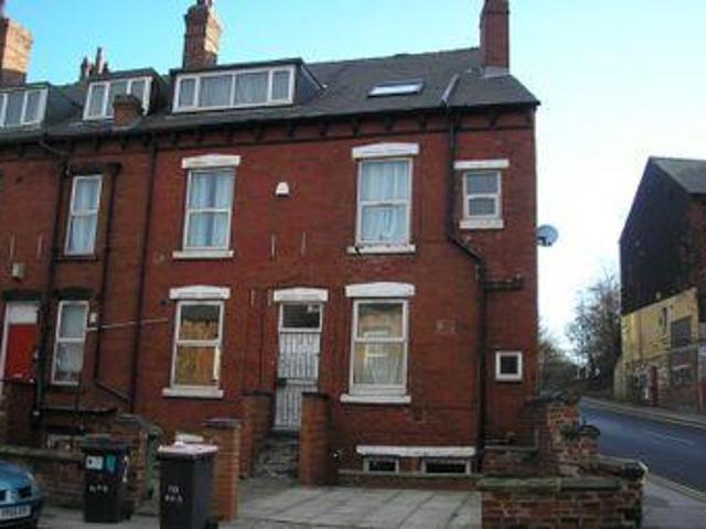 6 Bedrooms End terrace house for rent in Royal Park Avenue, Hyde Park, Leeds LS6
