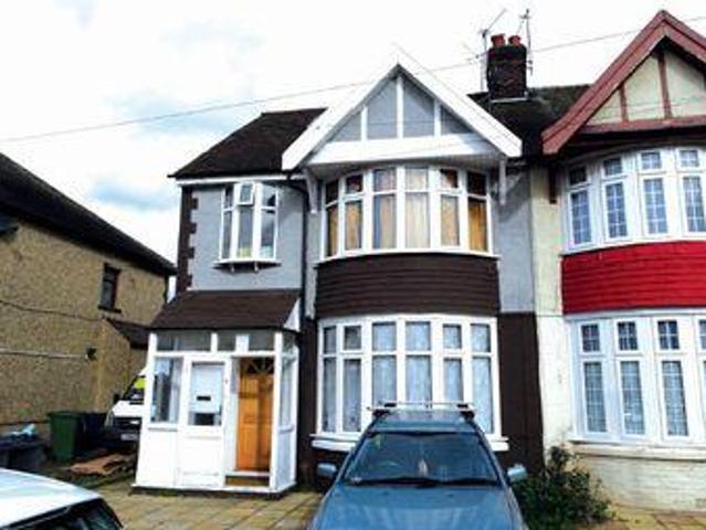 6 Bedrooms End terrace house for sale in Malvern Drive, Ilford IG3