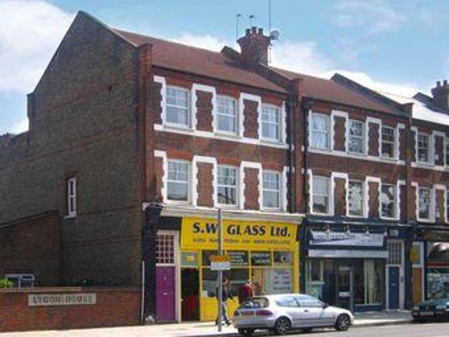 6 Bedrooms Flat for rent in Colehill Gardens, Fulham Palace Road, London SW6