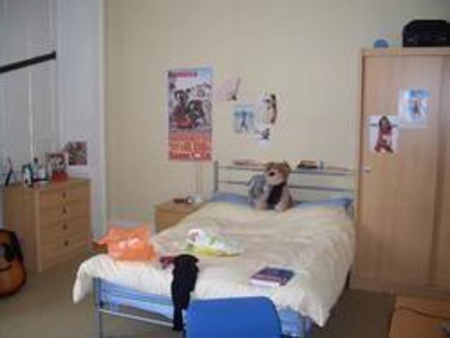6 Bedrooms Flat for rent in Gardner´s Crescent, Edinburgh EH3
