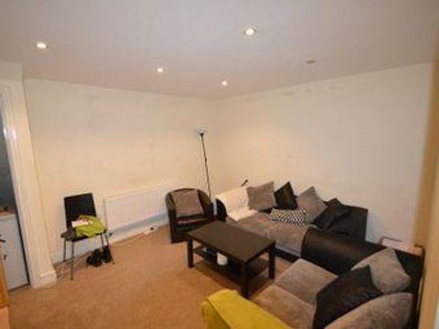6 Bedrooms Flat for rent in Heeley Road, Selly Oak, Birmingham B29