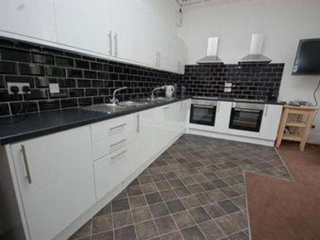 6 Bedrooms Flat for rent in Melville Terrace, Edinburgh EH9