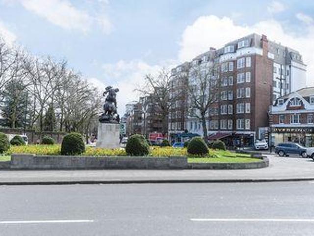6 Bedrooms Flat for rent in Park Road, London NW8