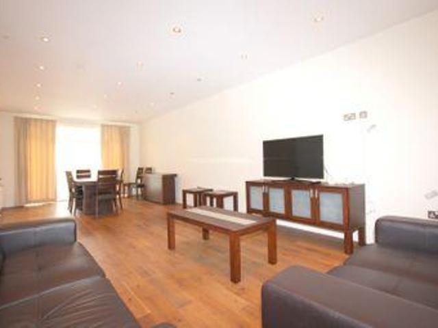 6 Bedrooms for rent in Allington Road, Hendon NW4
