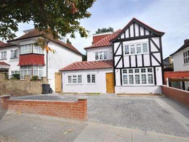 6 Bedrooms for rent in Allington Road, Hendon NW4