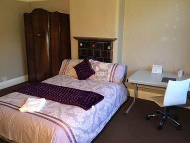6 Bedrooms for rent in Bolton Road, Salford, Manchester M6