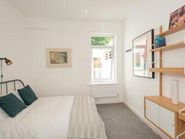6 Bedrooms for rent in Broadfield Road, Catford, London SE6