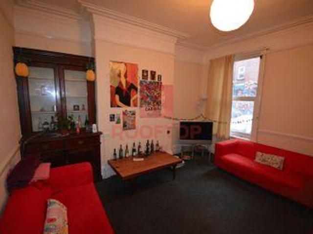 6 Bedrooms for rent in Brudenell Road, Hyde Park, Leeds LS6
