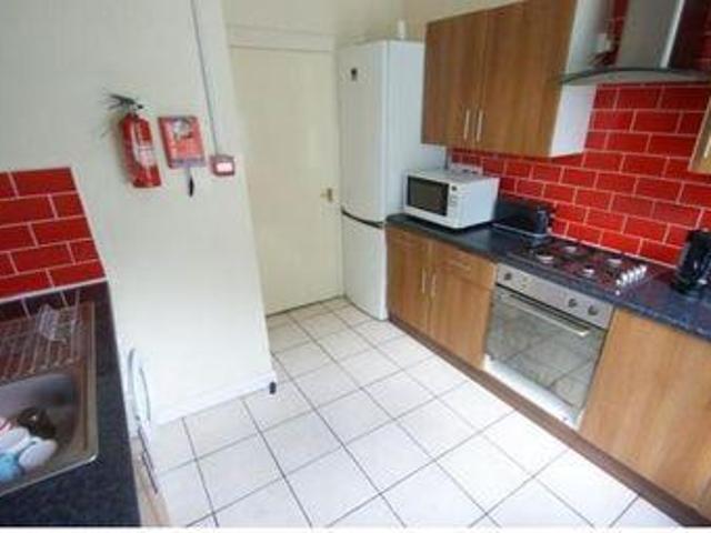 6 Bedrooms for rent in Cardigan Road, Hyde Park, Leeds LS6