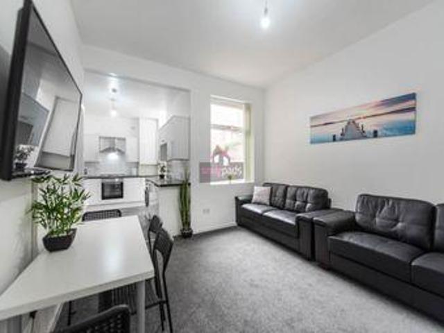 6 Bedrooms for rent in Cardigan Street, Salford M6