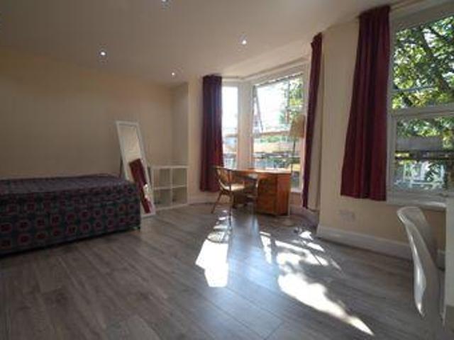 6 Bedrooms for rent in Cathays Terrace, Cathays, Cardiff CF24