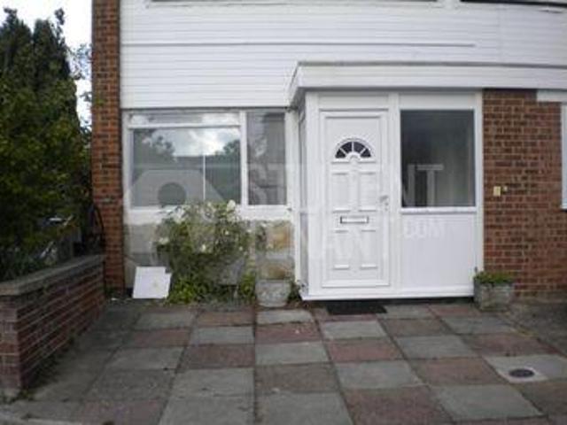 6 Bedrooms for rent in Cowdrey Place, Canterbury, Kent CT1
