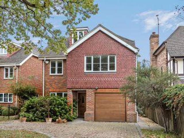 6 Bedrooms for rent in Ducks Hill Road, Northwood HA6