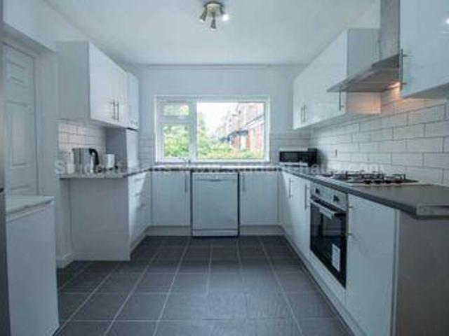 6 Bedrooms for rent in Derby Road, Fallowfield, Manchester M14