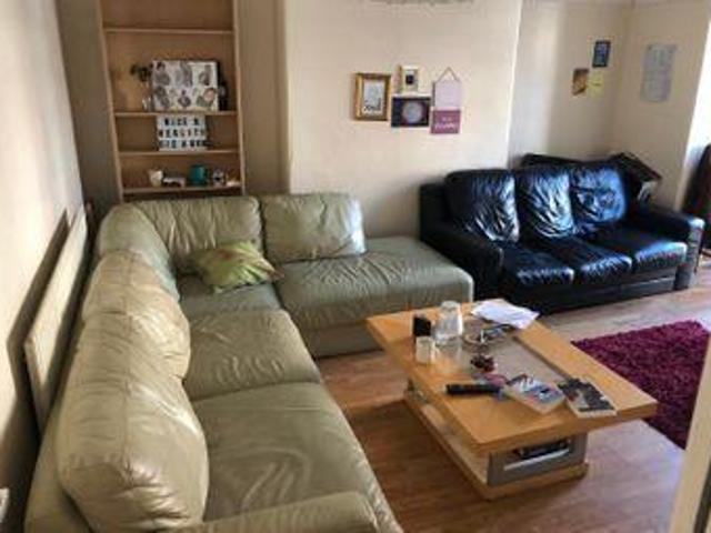 6 Bedrooms for rent in Estcourt Avenue, Headingley, Leeds LS6