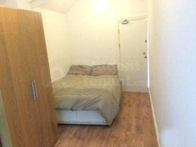 6 Bedrooms for rent in Fairholme Road, Manchester, Greater Manchester M20