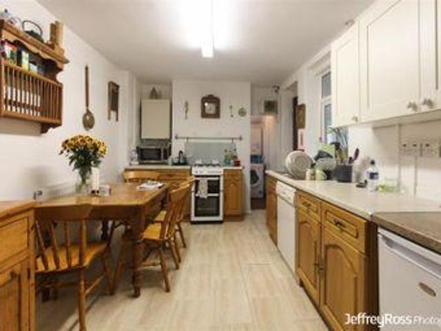 6 Bedrooms for rent in Flora Street, Cathays, Cardiff CF24