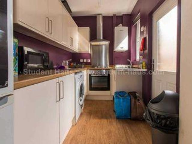 6 Bedrooms for rent in Great Clowes Street, Salford M7
