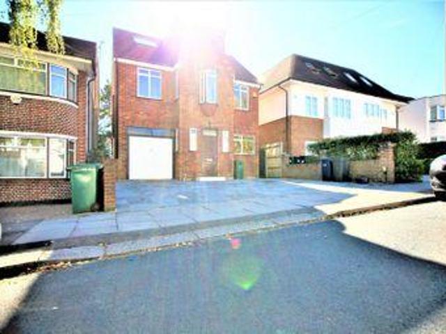 6 Bedrooms for rent in Green Walk, Hendon NW4
