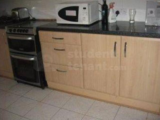 6 Bedrooms for rent in Heald Grove, Manchester, Greater Manchester M14