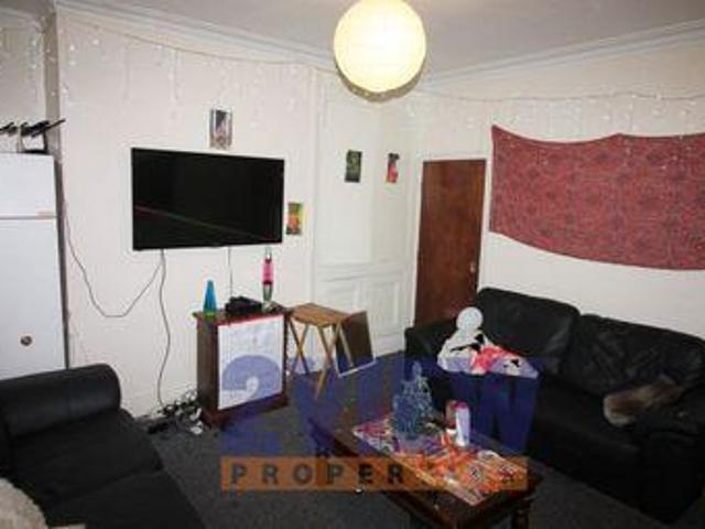 6 Bedrooms for rent in Hessle Place, Leeds, West Yorkshire LS6