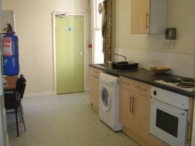 6 Bedrooms for rent in Kelso Road, Leeds LS2