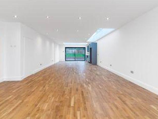 6 Bedrooms for rent in Ravensdale Avenue, North Finchley N12