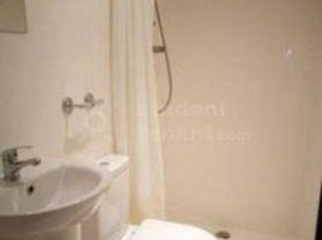 6 Bedrooms for rent in St Edmunds Avenue, Newcastle, Staffordshrie ST5