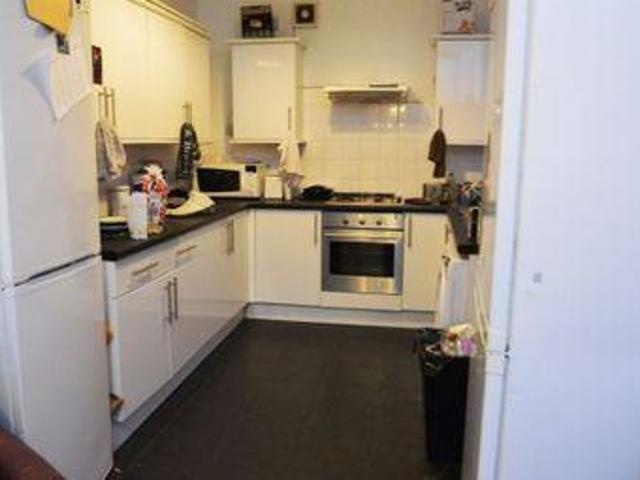 6 Bedrooms for rent in Standish Road, Fallowfield, Manchester M14