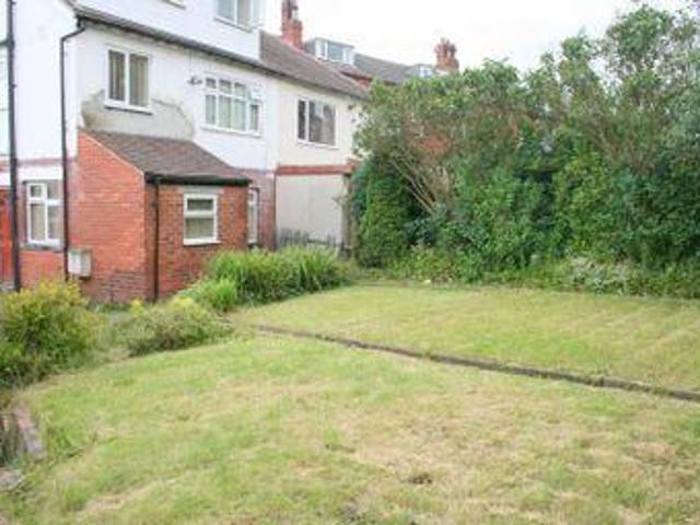 6 Bedrooms for rent in Trelawn Crescent, Headingley, Leeds LS6