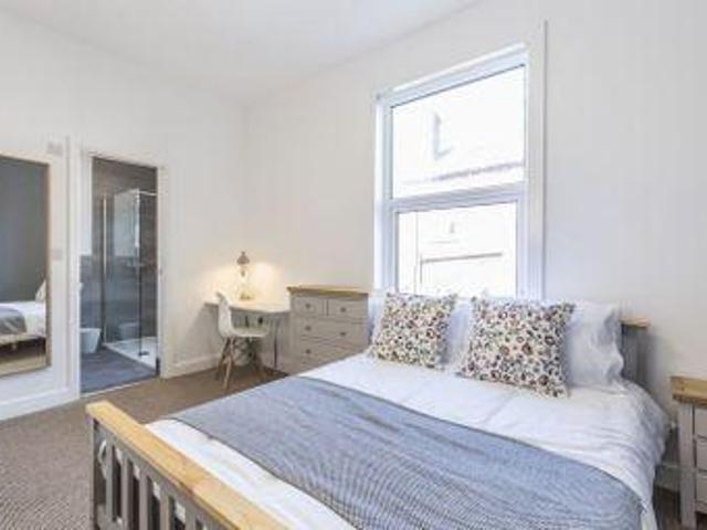 6 Bedrooms for rent in Victoria Road, Hyde Park, Leeds LS6
