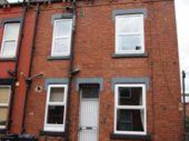 6 Bedrooms for rent in William Street, Hyde Park, Leeds LS6