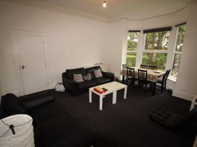 6 Bedrooms for rent in 105 Victoria Road, Leeds LS6