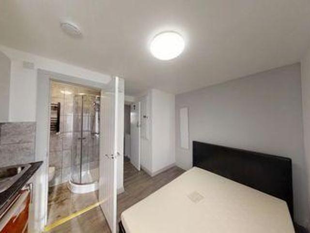 6 Bedrooms for sale in Frankswood Avenue, West Drayton UB7