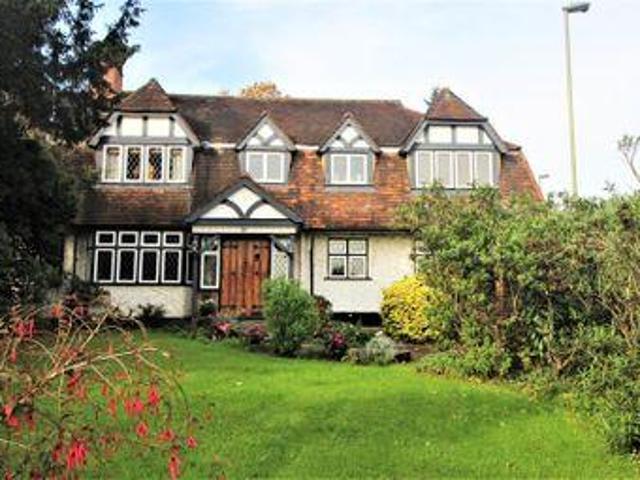 6 Bedrooms for sale in Lake View, Canons Park, Edgware HA8