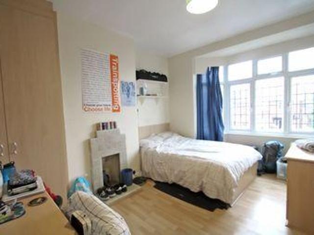 6 Bedrooms Semi detached house for rent in Becketts Park Crescent, Headingley, Leeds LS6