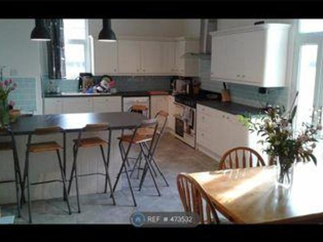 6 Bedrooms Semi detached house for rent in Meadow Road, Nottingham NG9