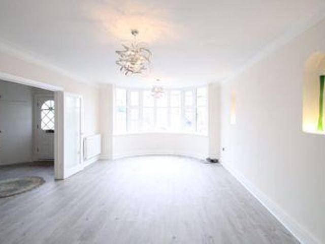 6 Bedrooms Semi detached house for rent in Michleham Down, London N12