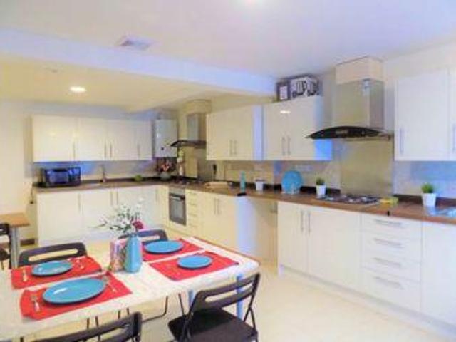 6 Bedrooms Semi detached house for rent in Sheriff Avenue, Coventry CV4