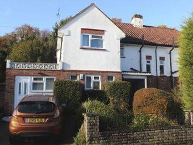 6 Bedrooms Semi detached house for rent in Spring Rise, Englefield Green, Egham TW20