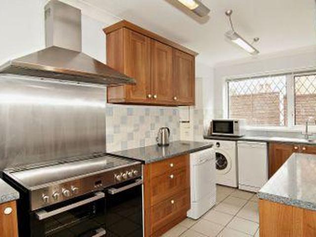 6 Bedrooms Semi detached house for rent in St. Andrews Avenue, Colchester CO4