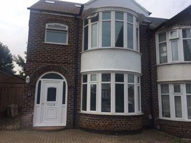 6 Bedrooms Semi detached house for rent in St Margarets Avenue, Luton LU3