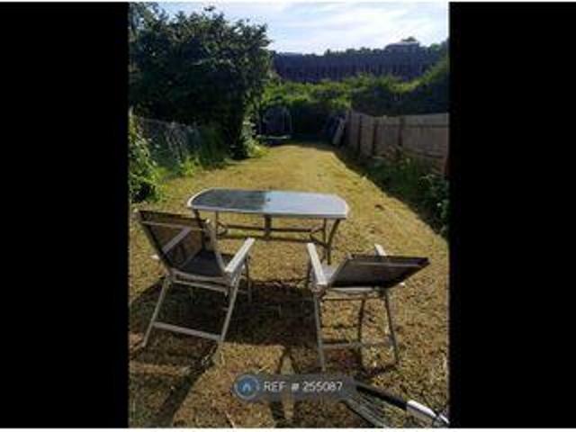 6 Bedrooms Semi detached house for rent in Priory Avenue, High Wycombe HP13